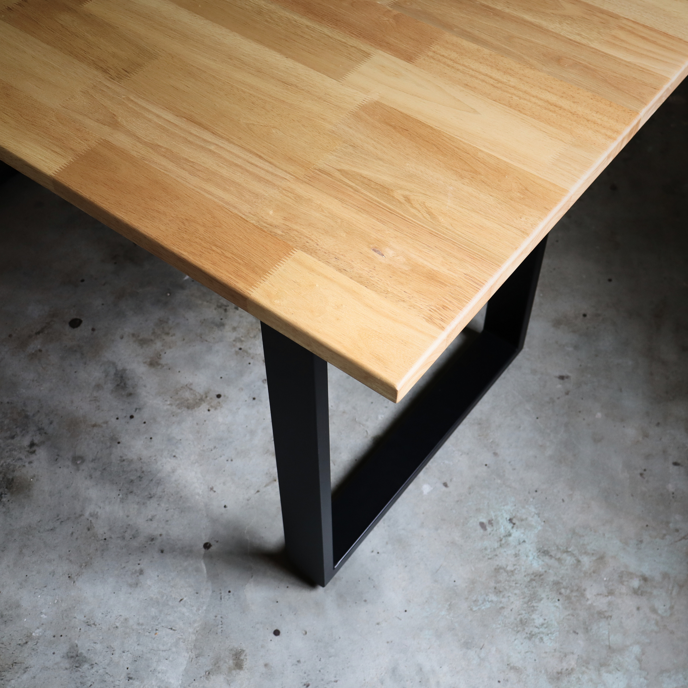 Beleco Table | Solid wood working desk